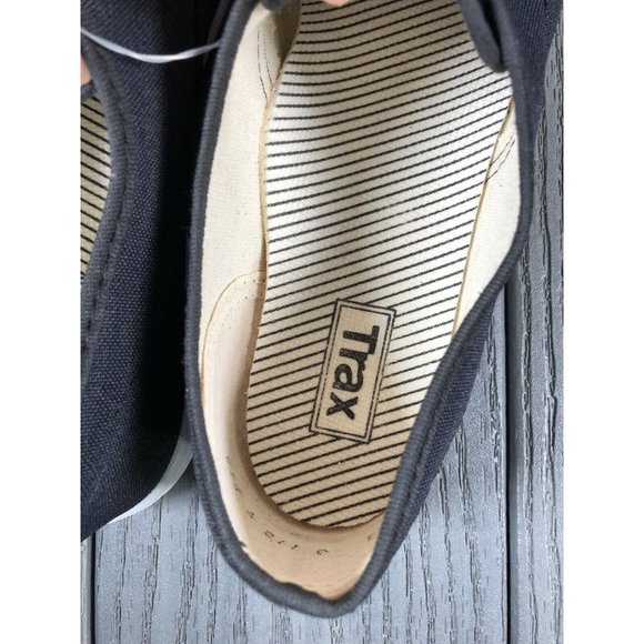 TRAX | Shoes | New Old Stock Vintage Usa Trax Walking Sneaker Women 9 ...